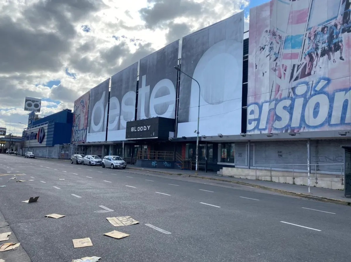 Un ícono de Haedo en problemas: Al Oeste Shopping suma locales vacíos y ...