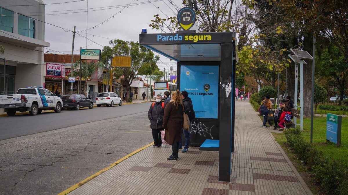 Escobar: cómo es el plan para instalar 60 paradas seguras y 30 tótems ...