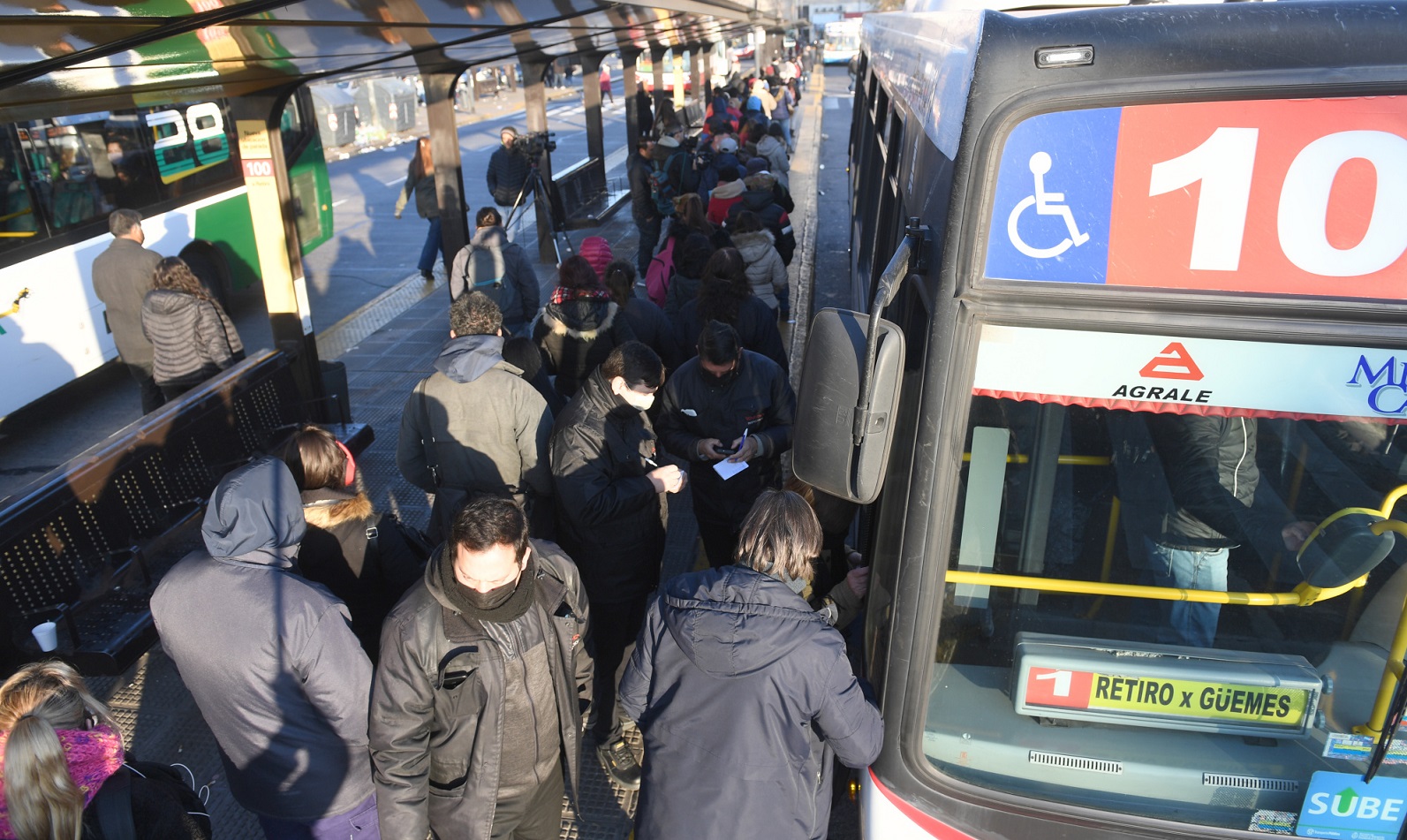 Paro de colectivos en el AMBA: cuáles son las líneas que siguen con servicio reducido