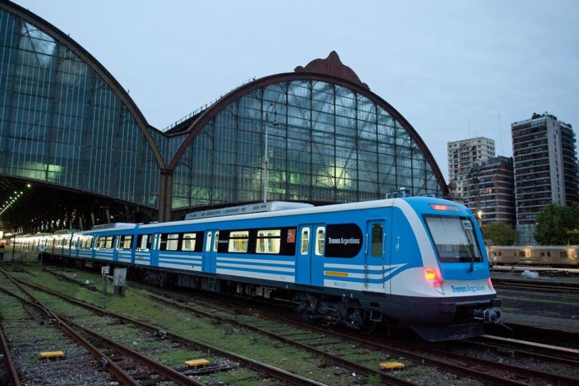 El tren Mitre reduce sus servicios durante el fin de semana largo: cómo ...