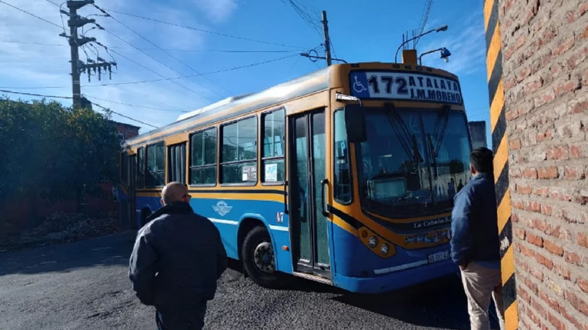 Paro de colectivos: las 30 líneas que no circulan tras un ataque a ...