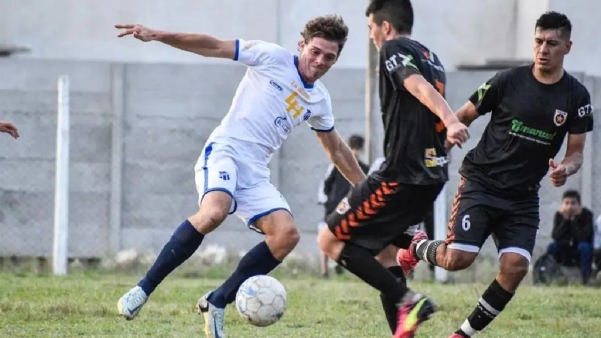 Santiago Maratea, futbolista: así juega el influencer en Fútbol Club Ezeiza