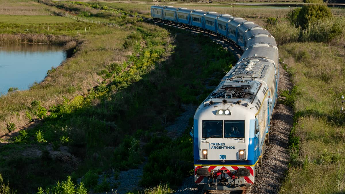 Furor por los pasajes de tren a Mar del Plata en el verano: cuándo salen a la venta los pasajes